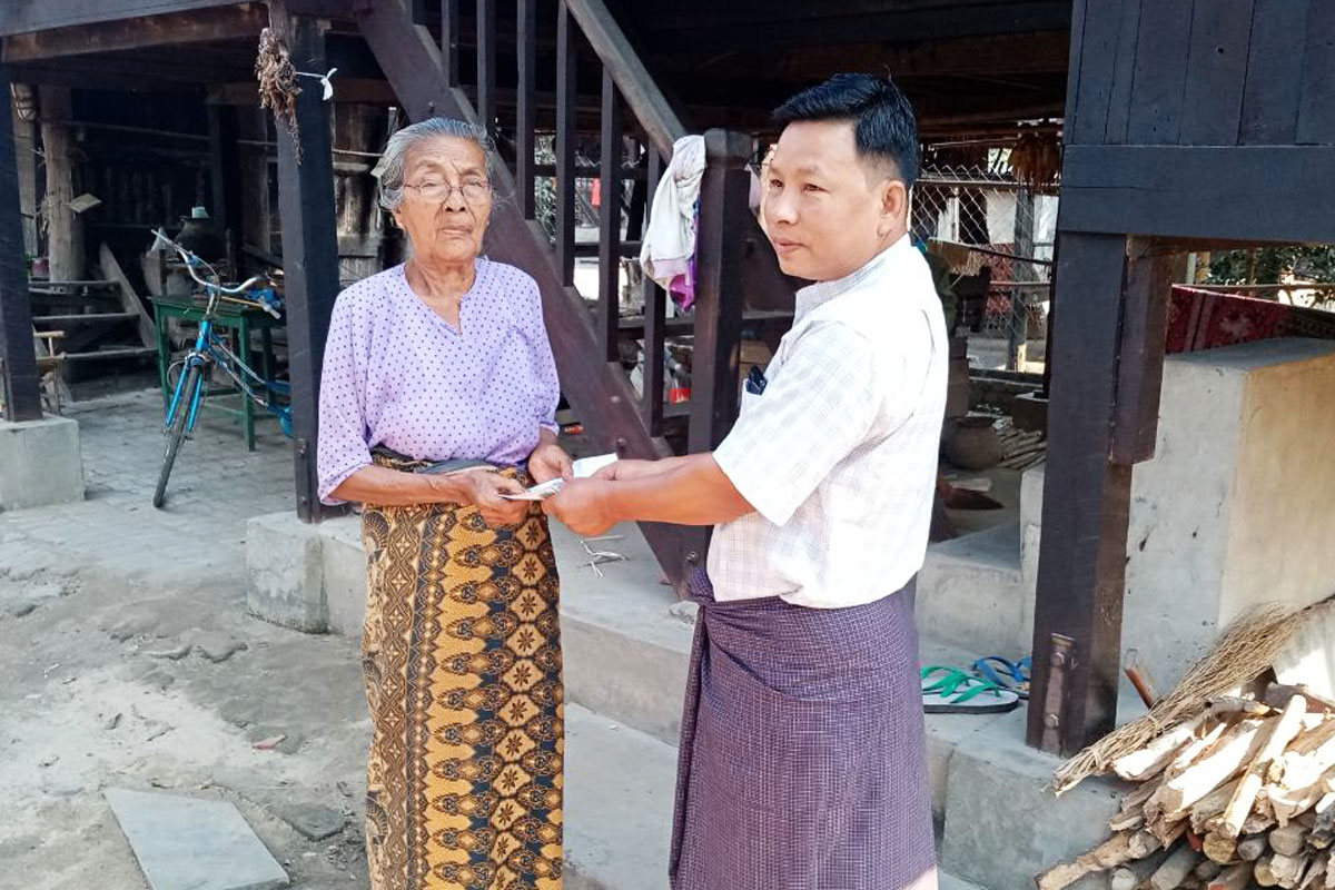 ပုဗ္ဗသီရိမြို့နယ်၌ အသက် ၈၅ နှစ်အထက် ဘိုးဘွားများအား လူမှုရေးပင်စင်ထောက